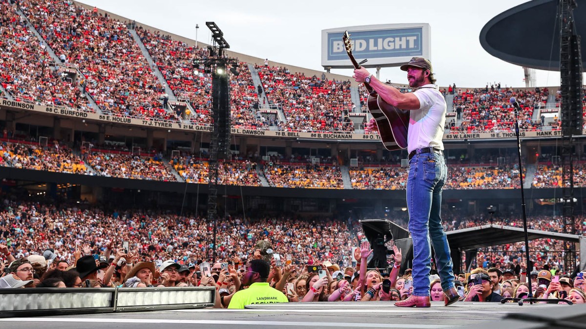 Riley Green Live at Arrowhead Stadium 2023 – KC Concerts